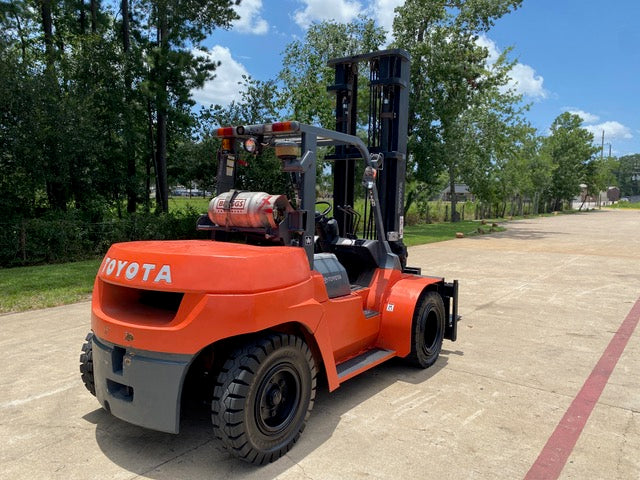 2007 TOYOTA 7FGU70 15500 LB LP GAS FORKLIFT PNEUMATIC 132/179" 2 STAGE ...