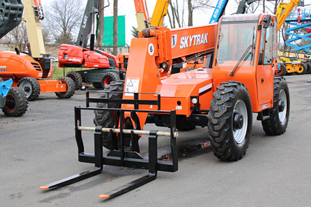 2013 SKYTRAK 6042 6000 LB DIESEL TELESCOPIC FORKLIFT TELEHANDLER ...