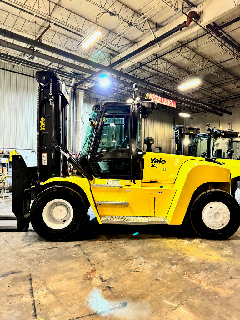 2014 YALE GDP300EC 30000 LB DIESEL FORKLIFT PNEUMATIC 144/147 2 STAGE ...