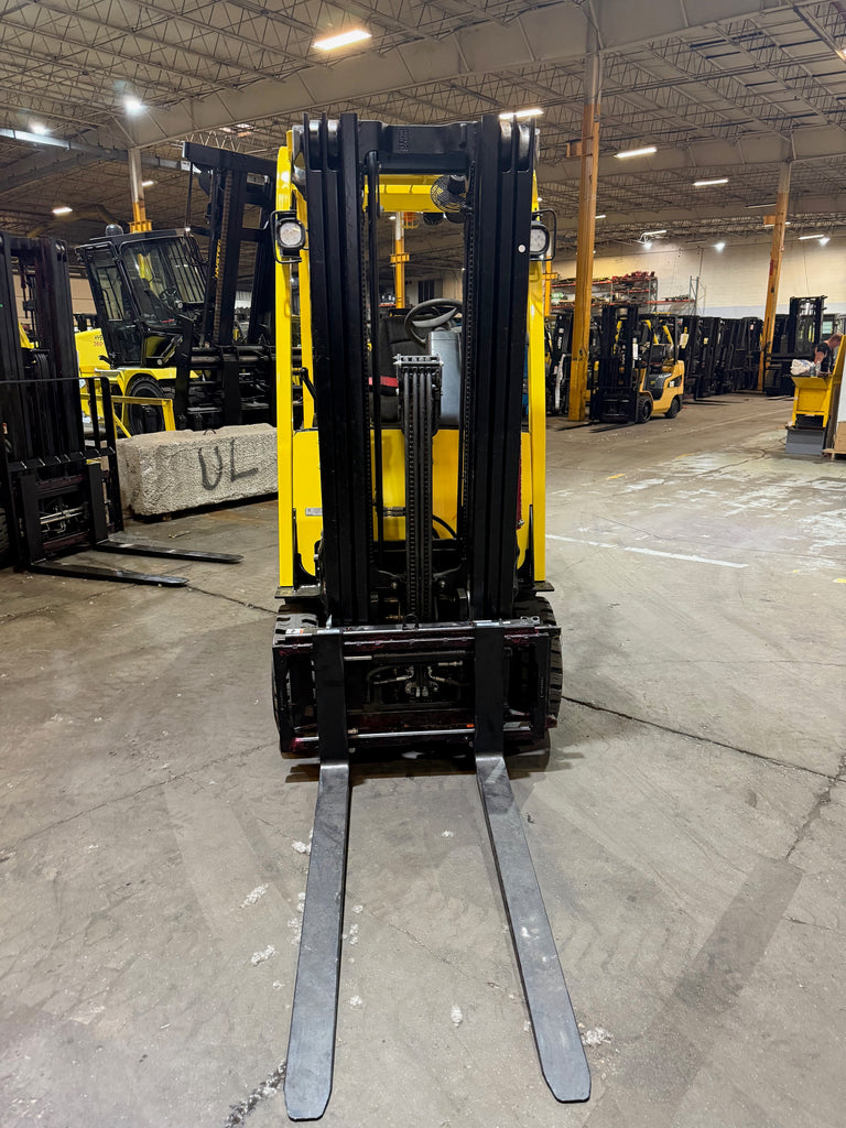 2018 HYSTER E50XN-33 5000 LB CAPACITY ELECTRIC CUSHION 89/194" 3 STAGE ...