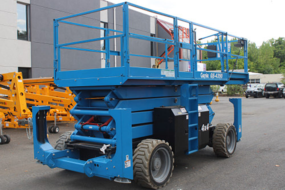 2018 GENIE GS4390RT SCISSOR LIFT 43' REACH DUAL FUEL PNEUMATIC WITH ...