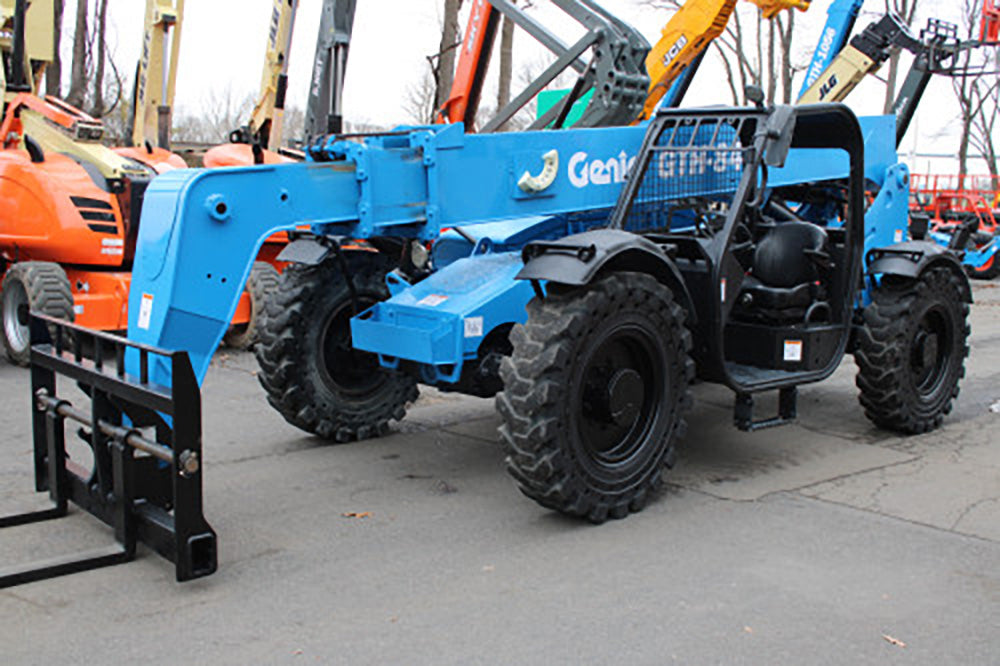 2017 GENIE GTH844 8000 LB DIESEL TELESCOPIC FORKLIFT TELEHANDLER ...