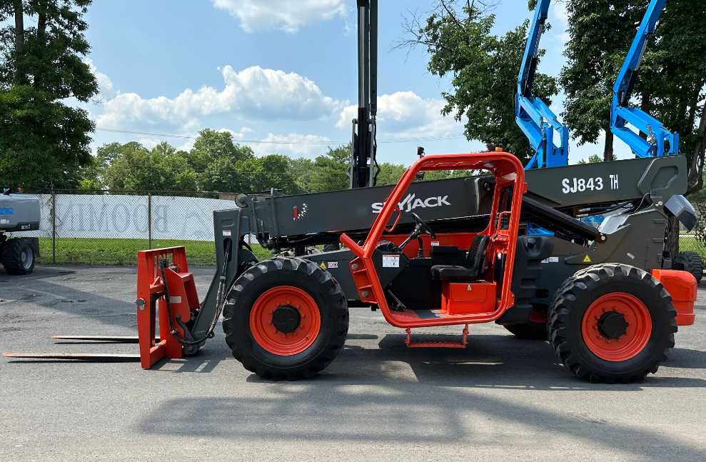 2018 SKYJACK SJ843TH 8000 LB DIESEL TELESCOPIC FORKLIFT TELEHANDLER ...