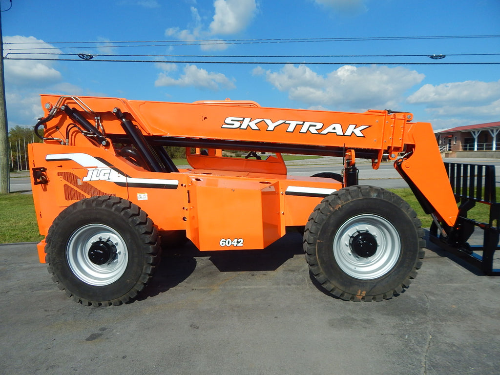 2013 SKYTRAK 6042 6000 LB DIESEL TELESCOPIC FORKLIFT TELEHANDLER ...