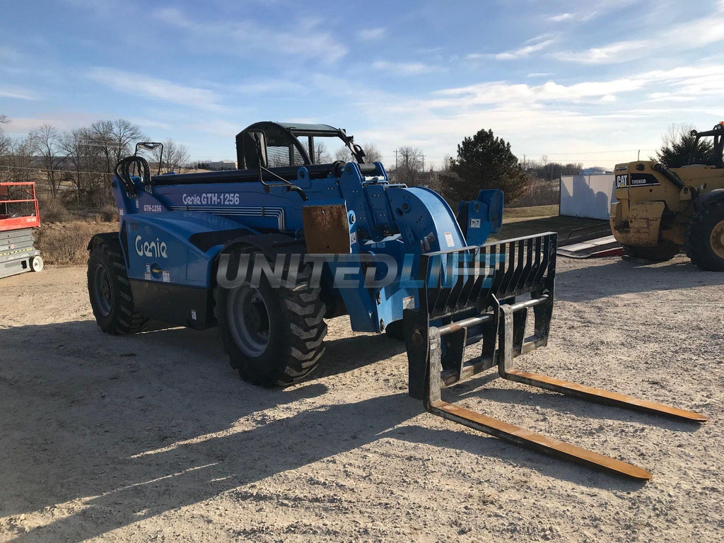 2017 GENIE GTH1256 12000 LB DIESEL TELESCOPIC FORKLIFT TELEHANDLER PNE ...