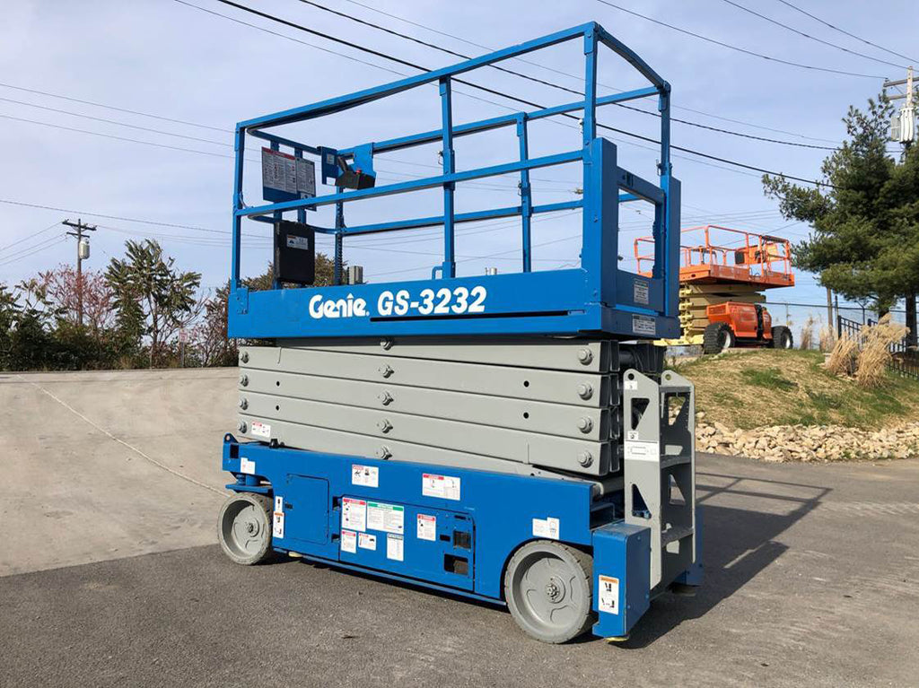 2015 GENIE GS3232 SCISSOR LIFT 32' REACH ELECTRIC SMOOTH CUSHION TIRES ...