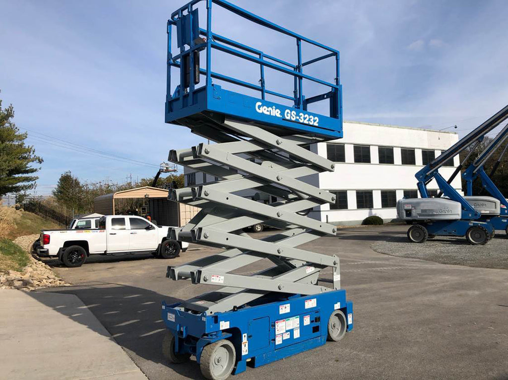2015 GENIE GS3232 SCISSOR LIFT 32' REACH ELECTRIC SMOOTH CUSHION TIRES ...