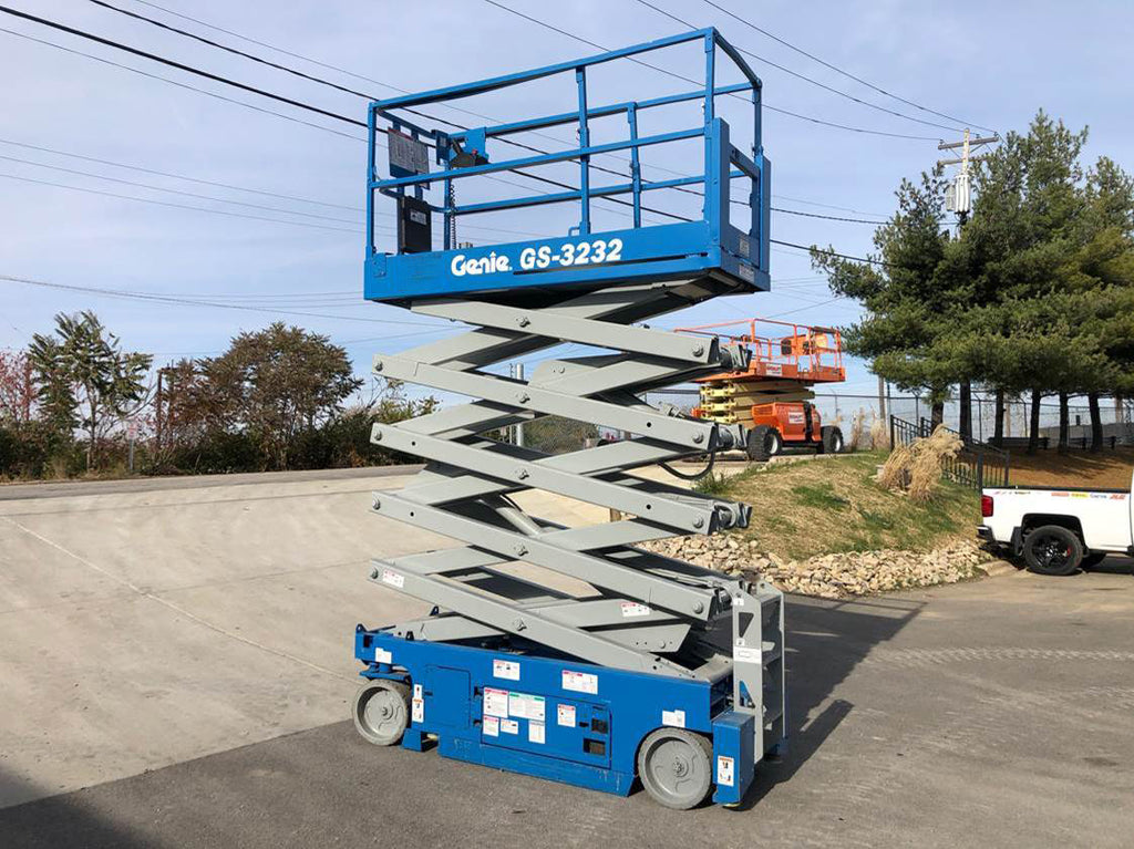 2015 GENIE GS3232 SCISSOR LIFT 32' REACH ELECTRIC SMOOTH CUSHION TIRES ...