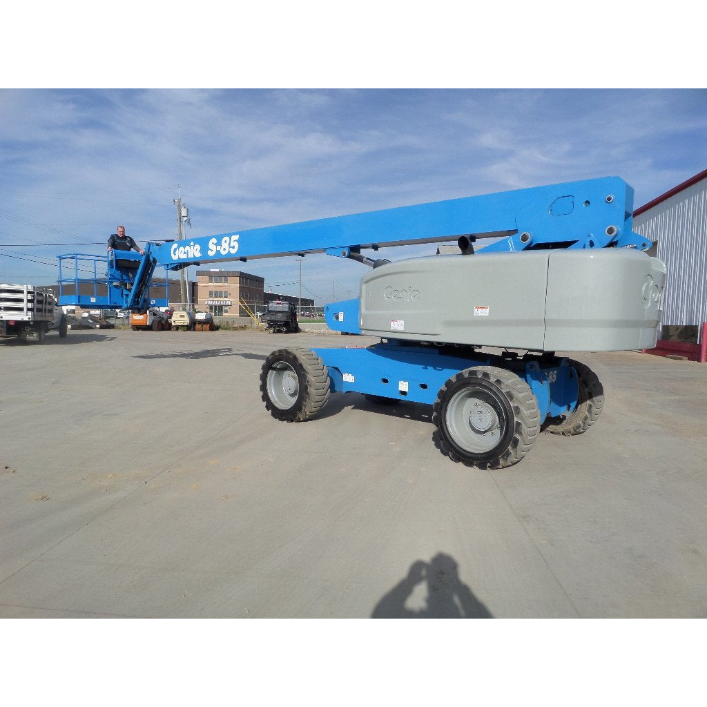 2013 GENIE S85 TELESCOPIC BOOM LIFT AERIAL LIFT 85' REACH DIESEL 4WD ...