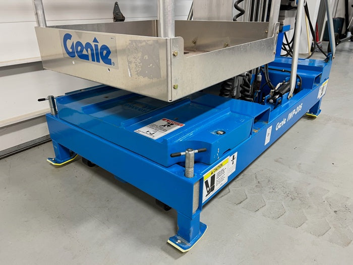 2020 GENIE IWP-20S 12 VOLT ELECTRIC PUSH AROUND SCISSOR LIFT 20' LIFT ...
