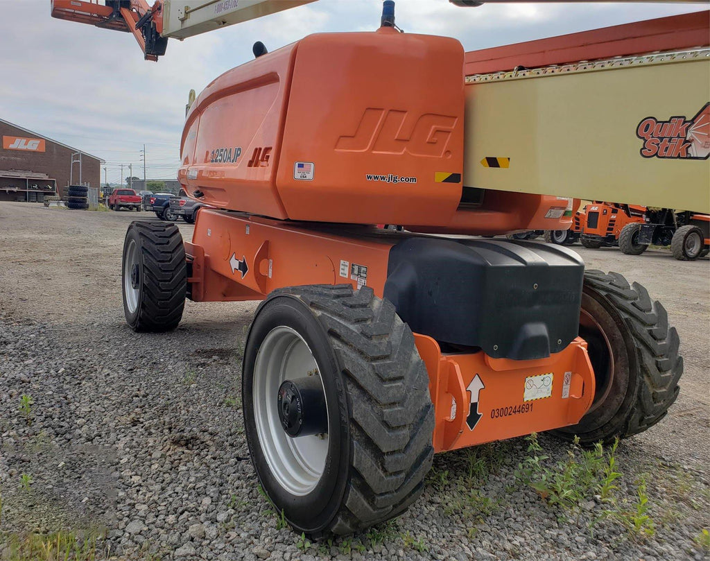 2018 JLG 1250AJP ARTICULATING BOOM LIFT AERIAL LIFT WITH JIB ARM 125 ...