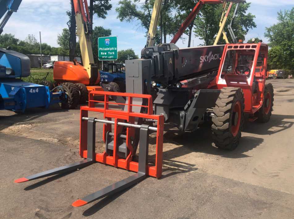 2018 SKYJACK SJ1056-THS 10000 LB DIESEL TELESCOPIC FORKLIFT TELEHANDLER ...
