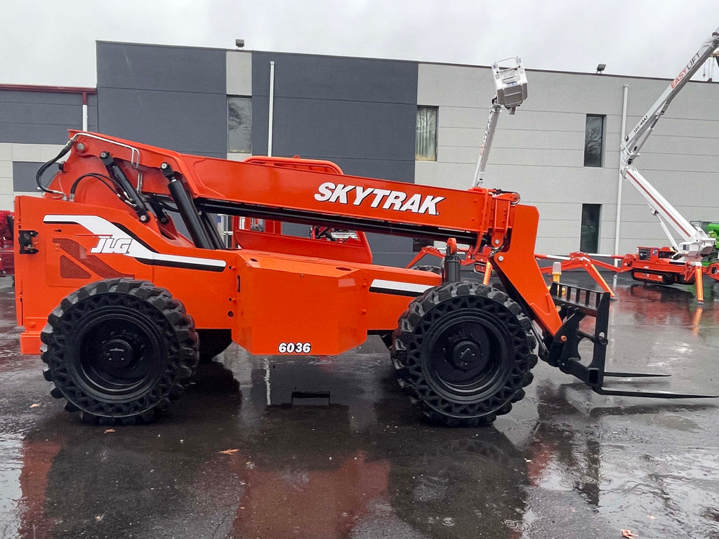2014 SKYTRAK 6036 6000 LB DIESEL TELESCOPIC FORKLIFT TELEHANDLER ...